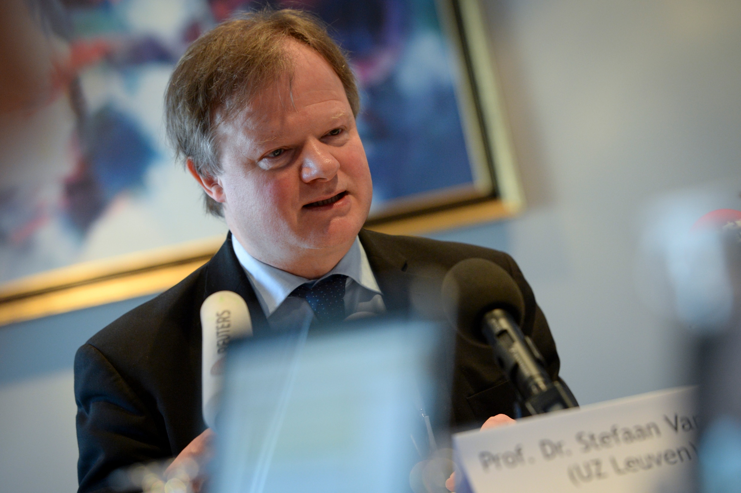 'Topdokter' Stefaan Van Gool werkt niet langer voor UZ Leuven | De Morgen