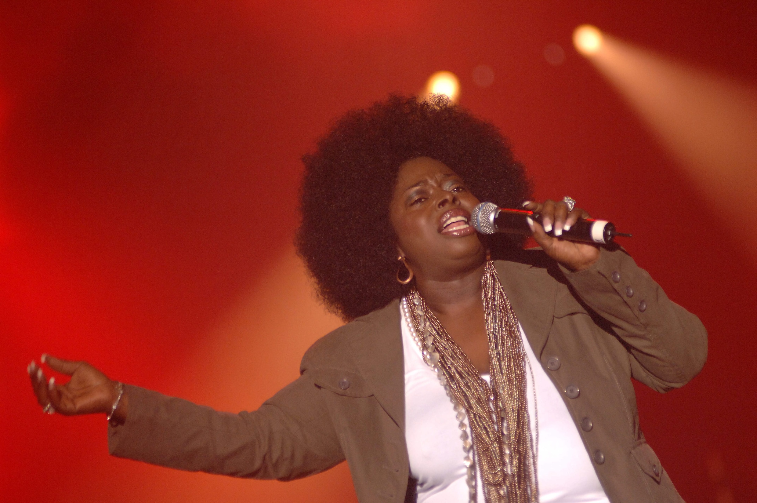 Zangeres Angie Stone (63), bekend van Wish I Didn’t Miss You, overleden ...