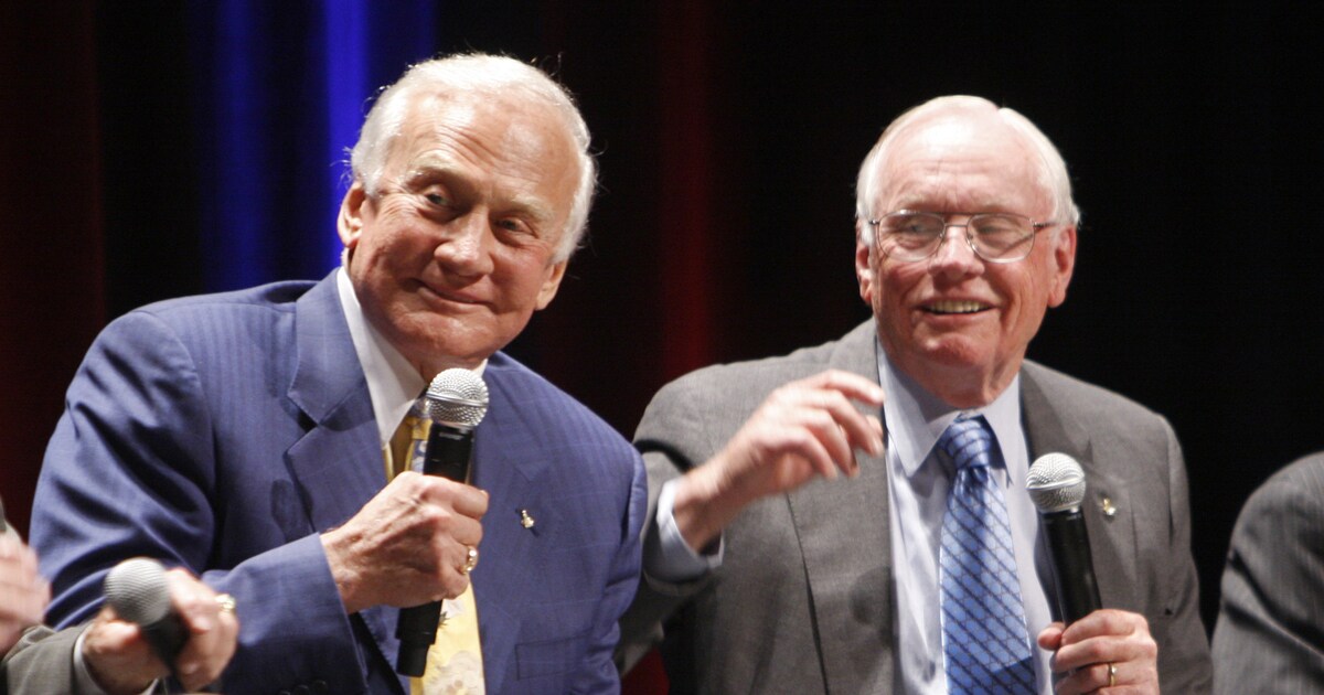Buzz Aldrin: "Neil en ik zullen altijd verbonden blijven" | De Morgen