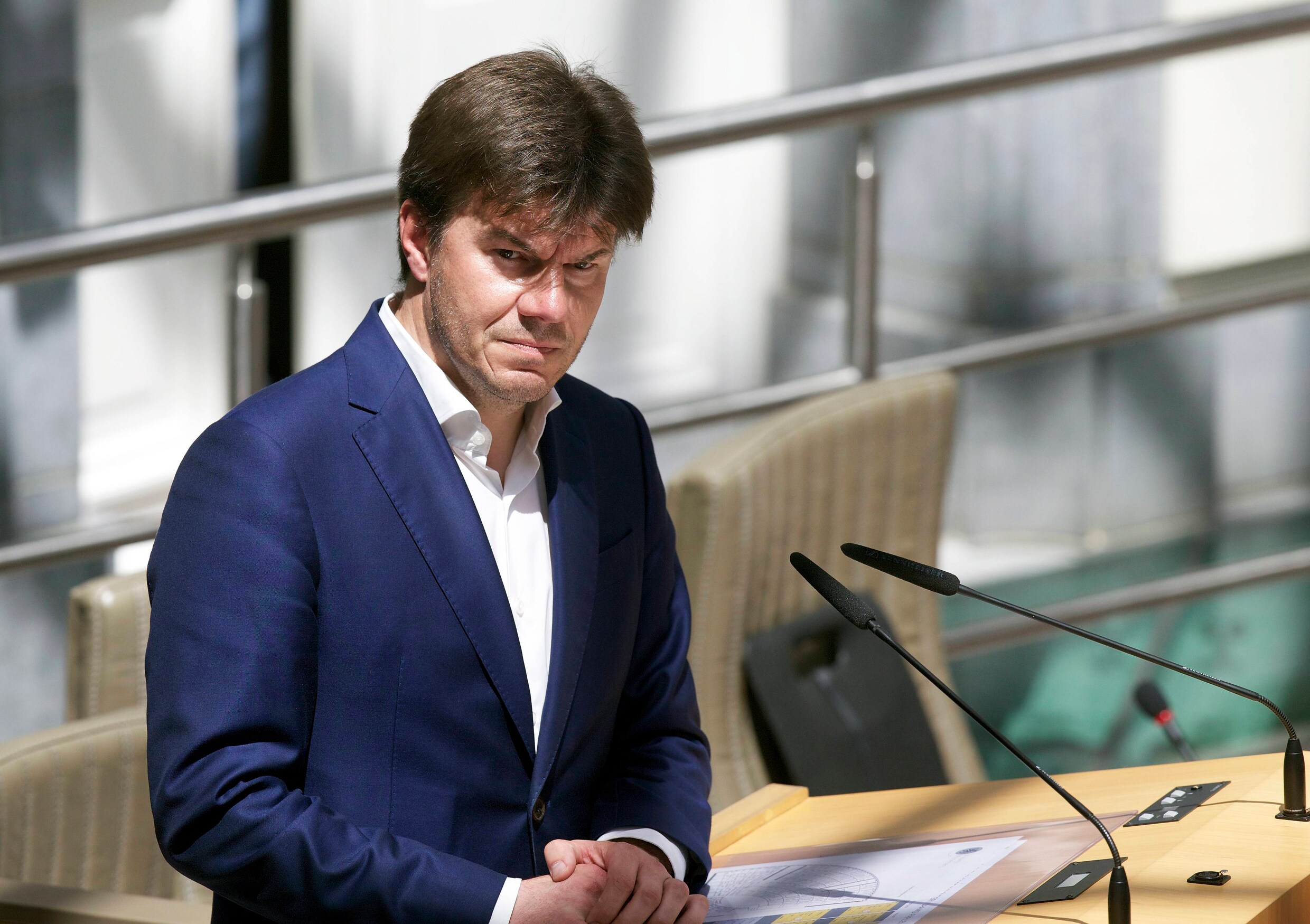 Minister van Cultuur Sven Gatz investeert 2 miljoen euro in NTGent | De ...