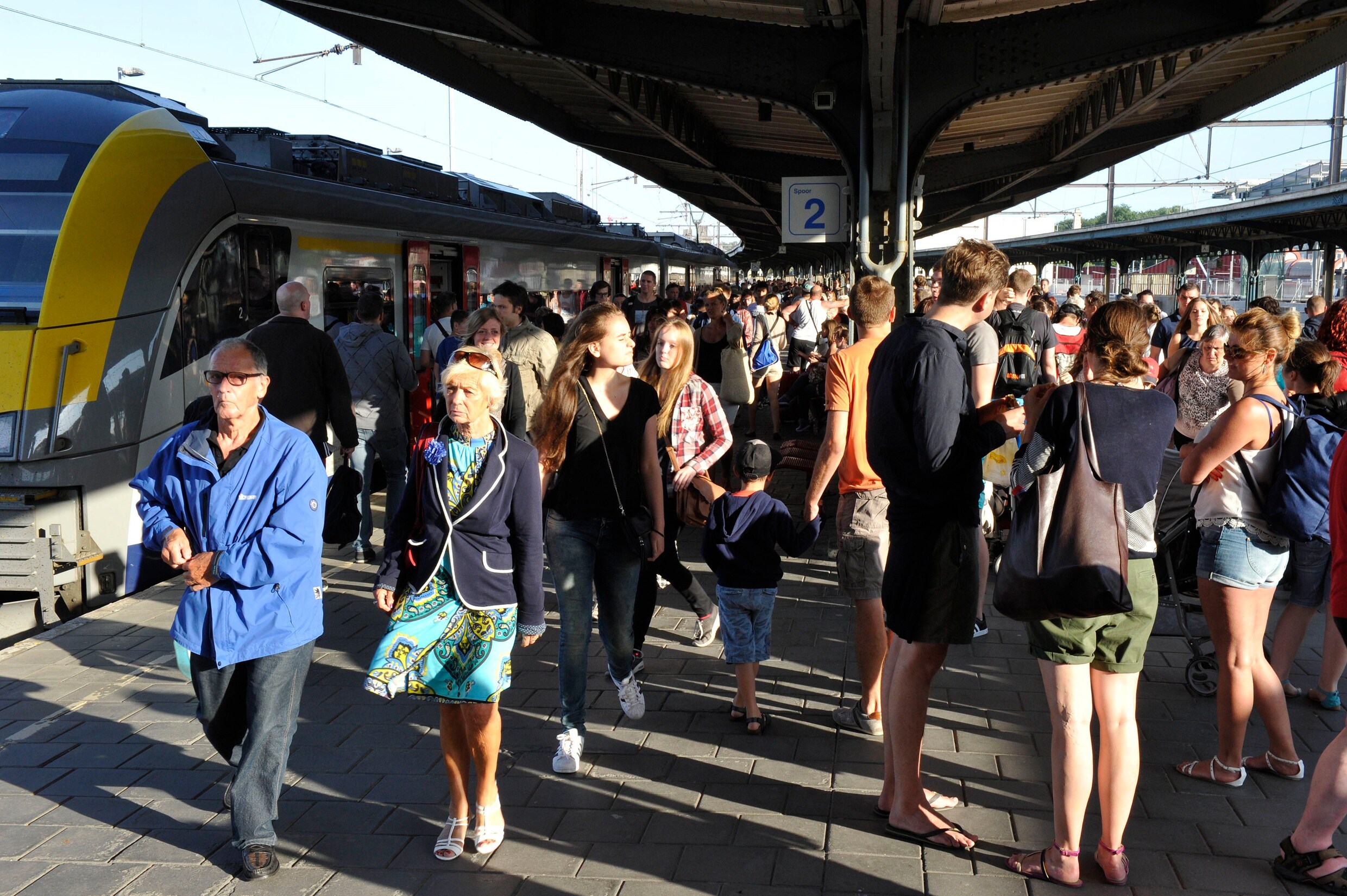 NMBS betaalt derde minder compensaties voor vertragingen | De Morgen