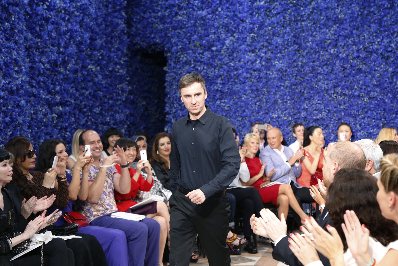 'Dior & I': acht weken in het spoor van Dior-redder Raf Simons | De Morgen