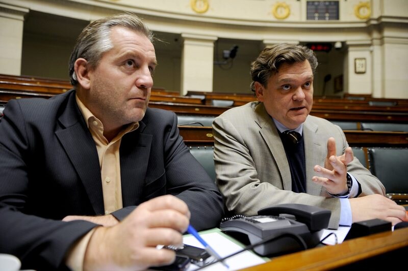 "Sterke aanwijzingen van grootschalige fraude bij Wegen en Verkeer ...