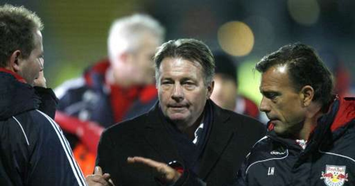 Co Adriaanse moet FC Porto een miljoen euro | De Morgen