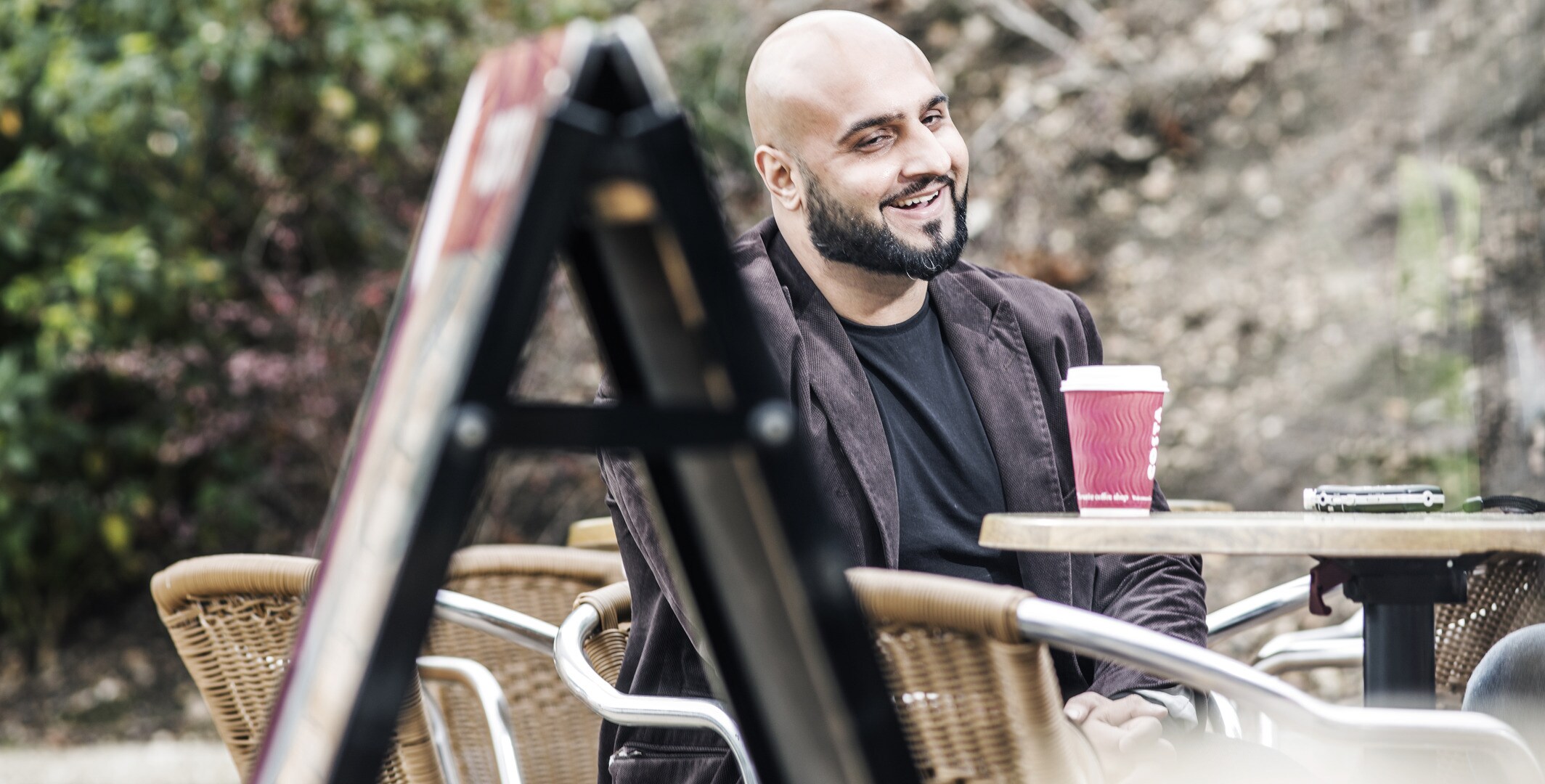 Usman Raja brengt geradicaliseerde moslims op andere gedachten | De Morgen