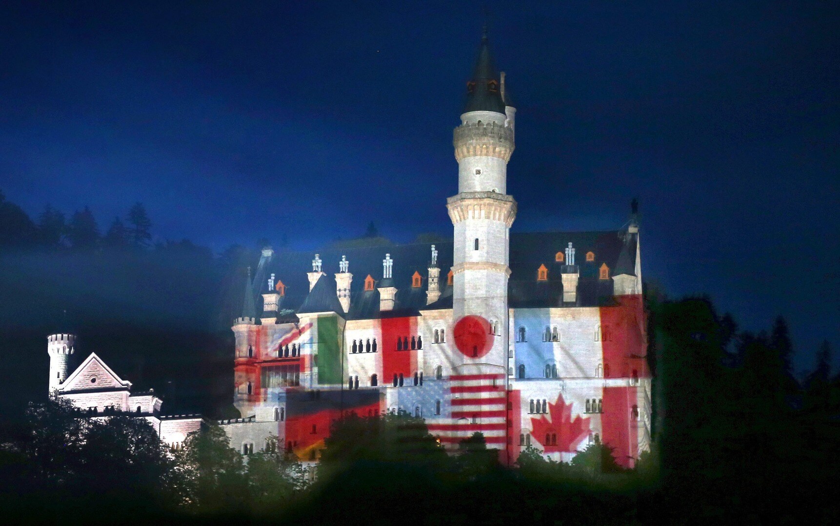 Activisten maken zich op voor "bestorming" G7 | De Morgen