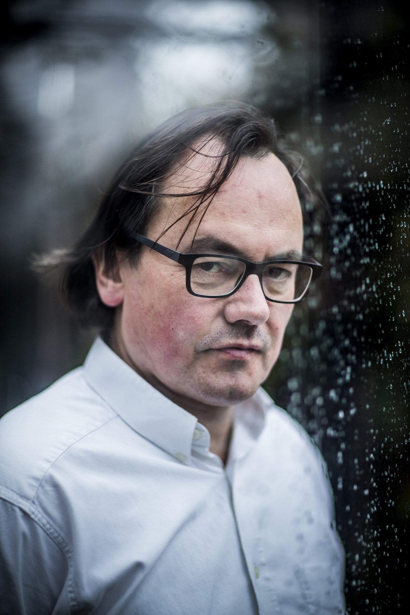 Men stapt zo snel in de valkuilen van de samenzweringstheorie | De Morgen