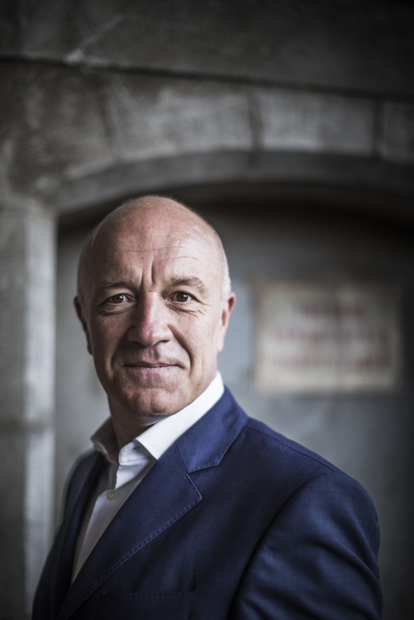 Geert Hoste aan John Cleese: "Geniet van je pensioen, John" | De Morgen