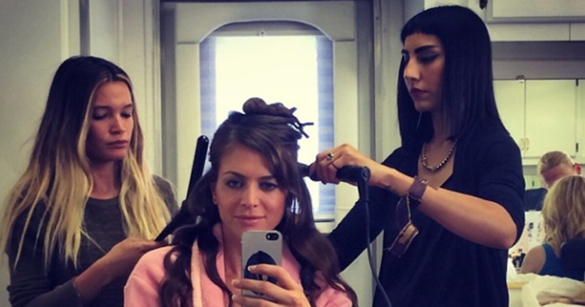 Astrid Bryan op filmset met 'Hunger Games'-ster | De Morgen