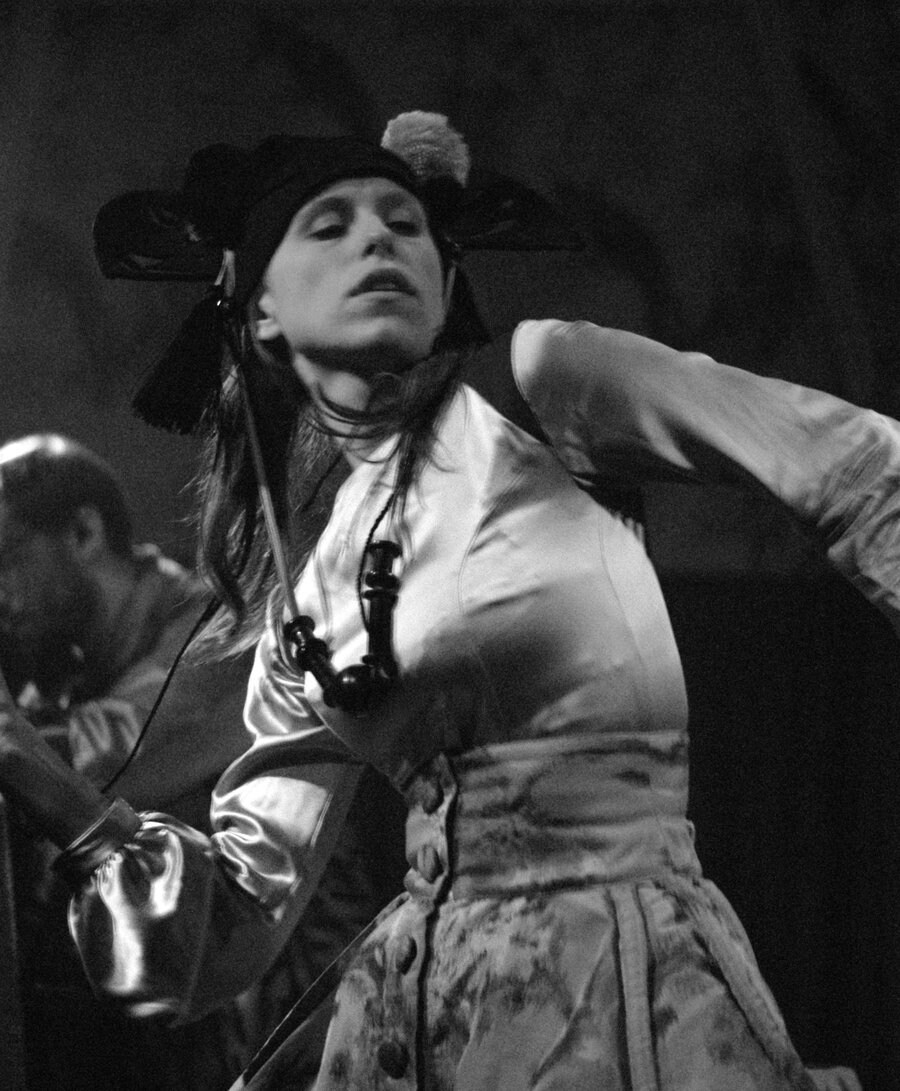 Is het Björk zelf, of doet er weer iemand een Björkje? | De Morgen