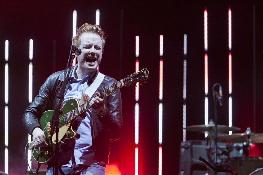 Two Door Cinema Club op zoek naar "lokale helden" | De Morgen