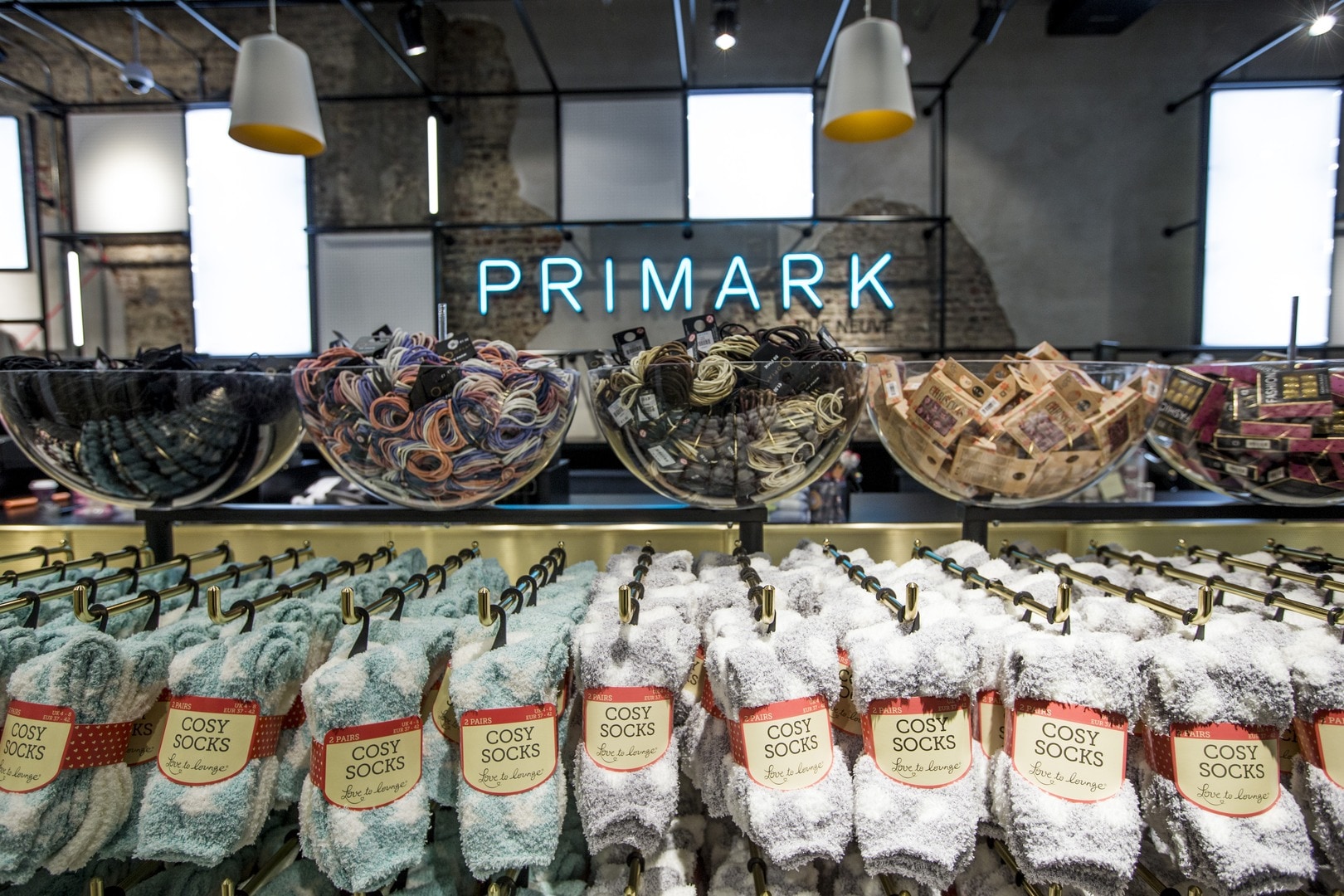 Dump de dumpwinkel Primark: het nieuwe goedkoop slaat de bodem uit onze ...