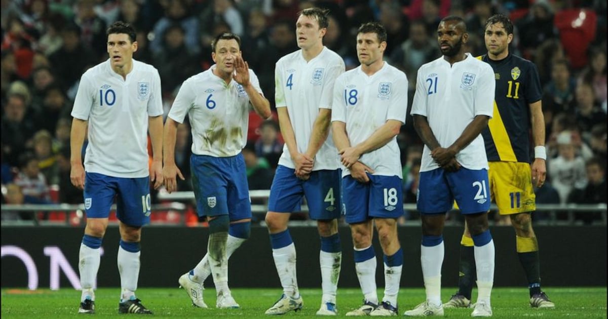 Engelse fans boos: uitrusting nationale ploeg na amper acht matchen ...