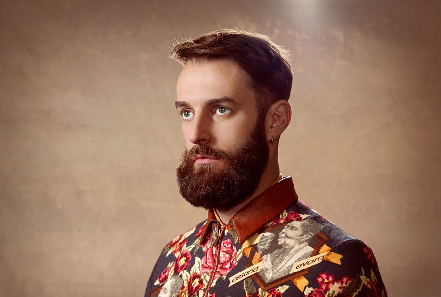 Kruip letterlijk in de kleren van Stromae | De Morgen