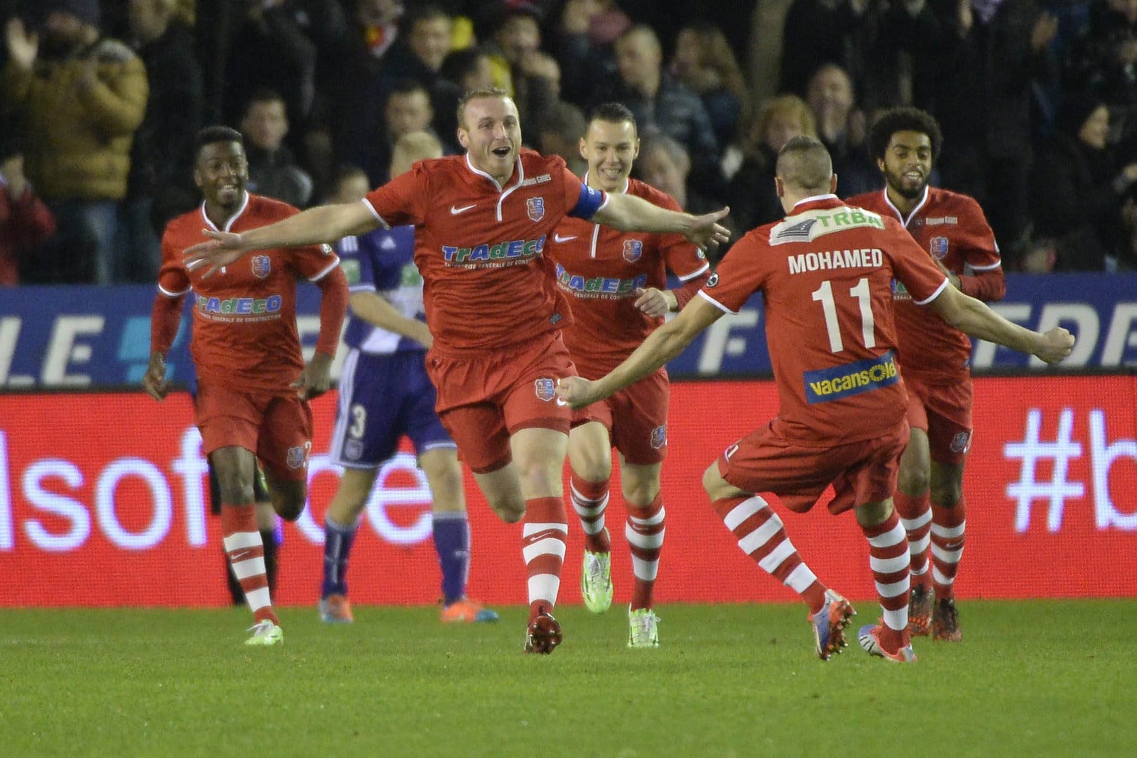 Moeskroen bevestigt contact met Chelsea | De Morgen