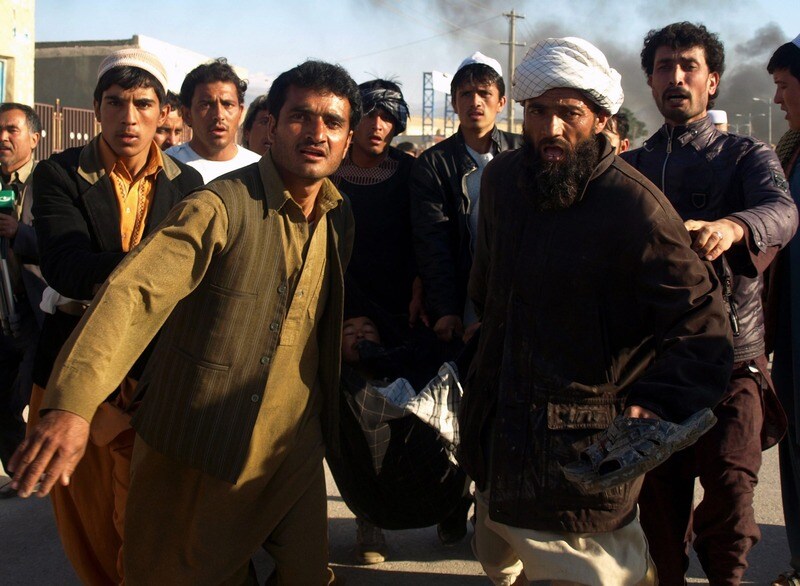 Boze menigte onthoofdt twee VN-medewerkers in Afghanistan | De Morgen