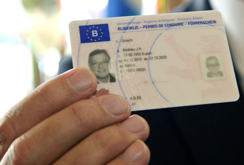 België te laat met invoering Europees rijbewijs | De Morgen