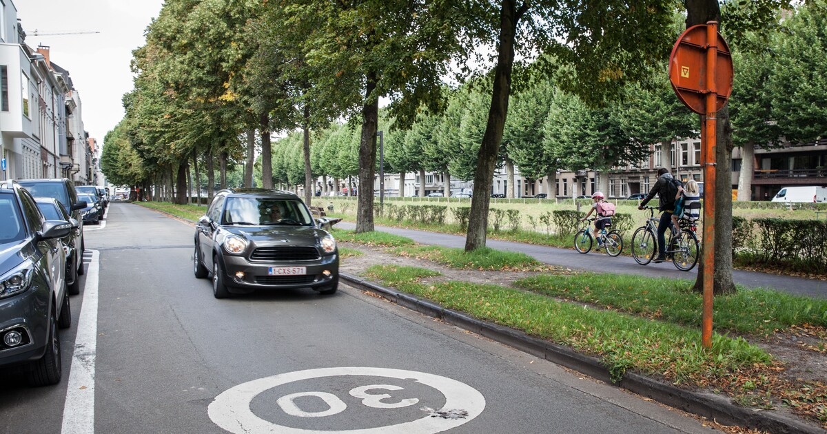 ‘Verplicht 30 kilometer per uur in elke bebouwde kom’ | De Morgen