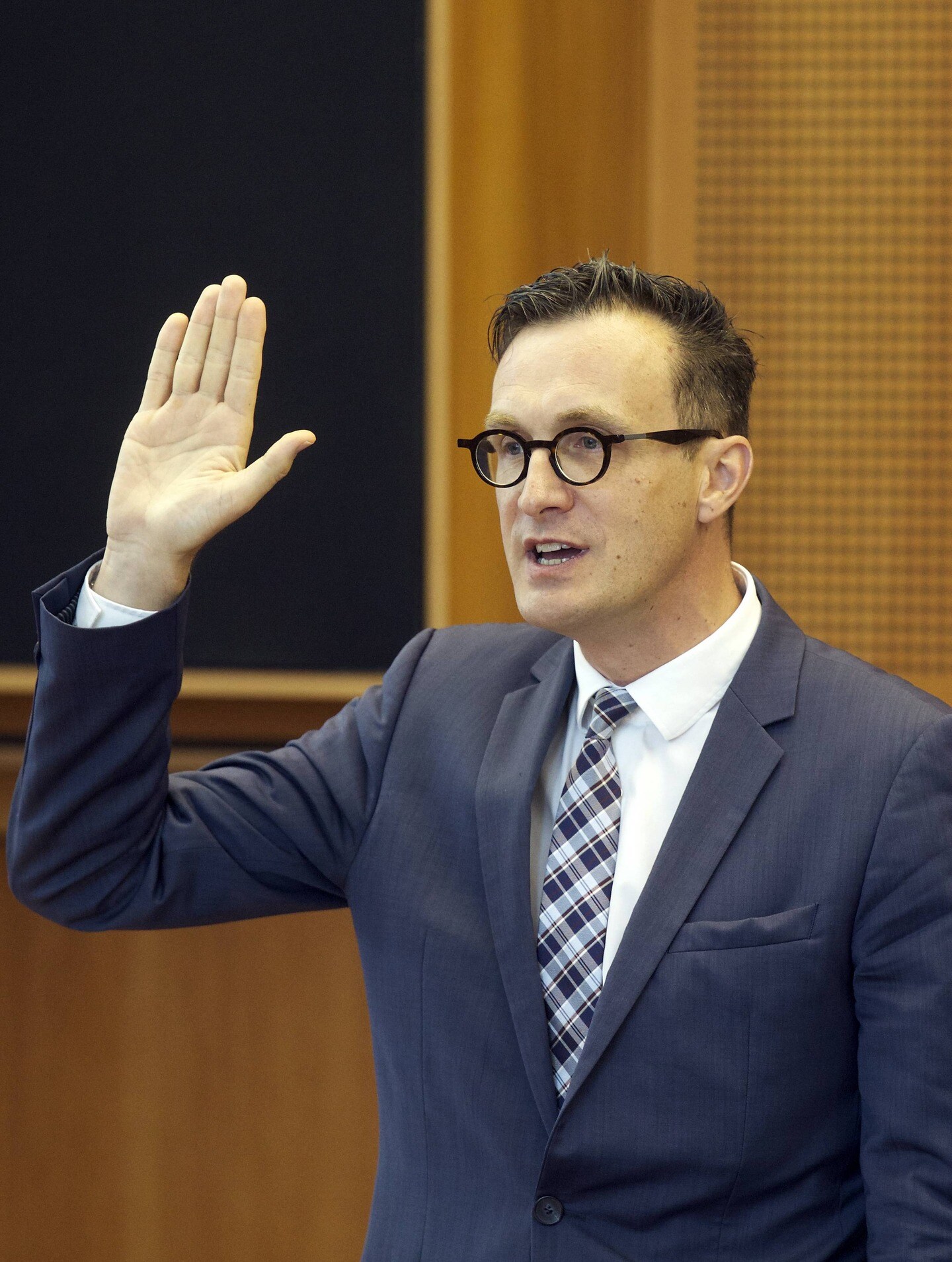 Pascal Smet legt werken Reyersviaduct stil | De Morgen