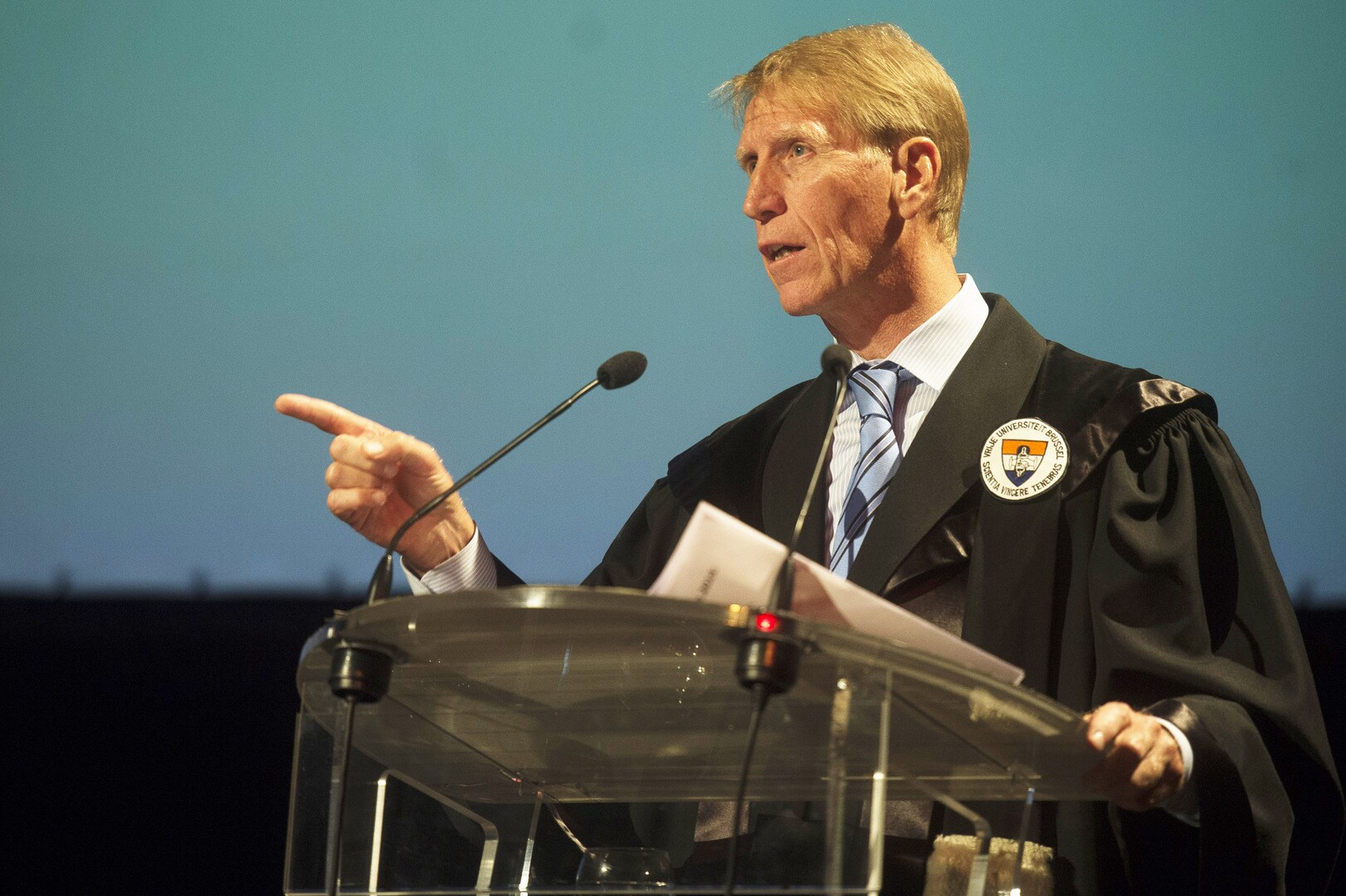 VUB: "Studentenquota in plaats van besparingen" | De Morgen