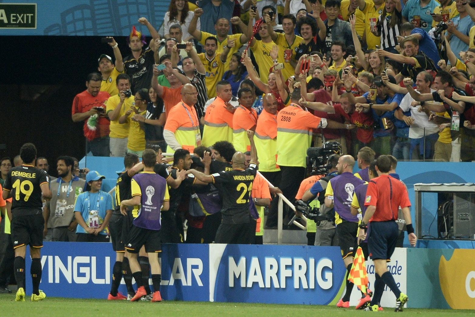 Herbeleef de historische negen op negen van Rode Duivels | De Morgen