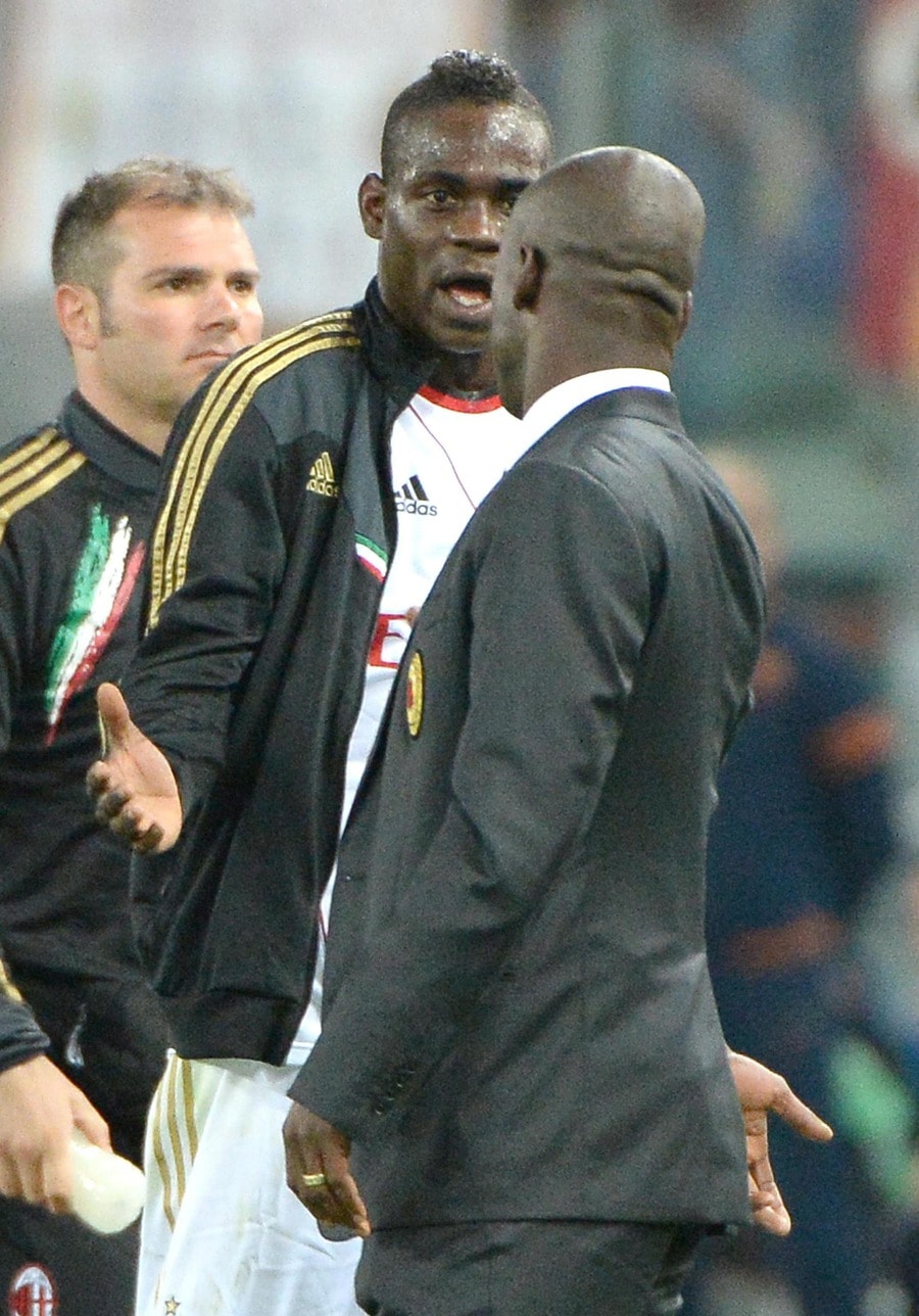 Nainggolan wint met Roma tegen Milan, Balotelli weer boos bij wissel ...