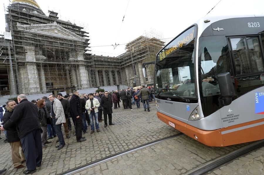 Minder dan helft bussen MIVB rijdt | De Morgen