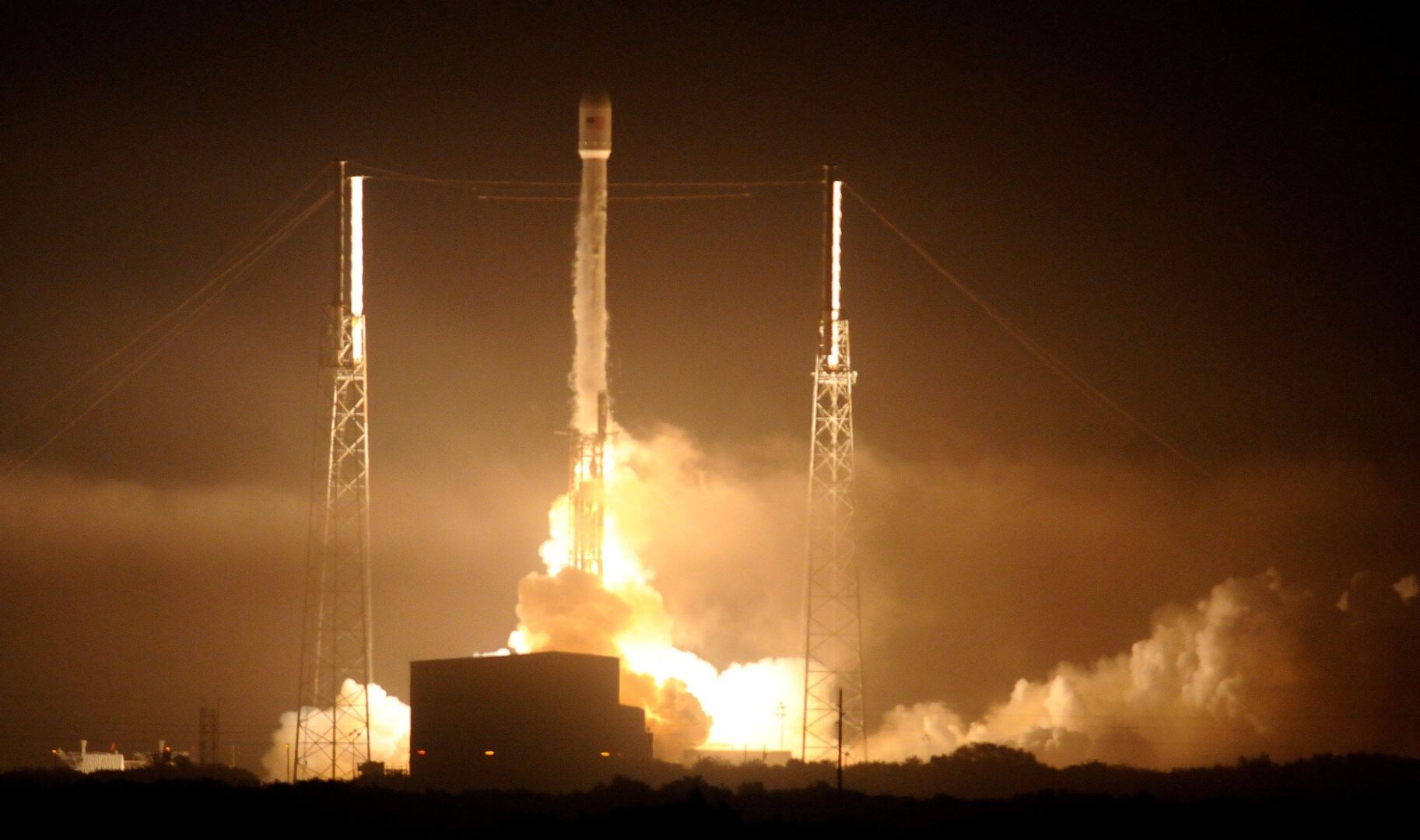 SpaceX lanceert met succes twee satellieten | De Morgen