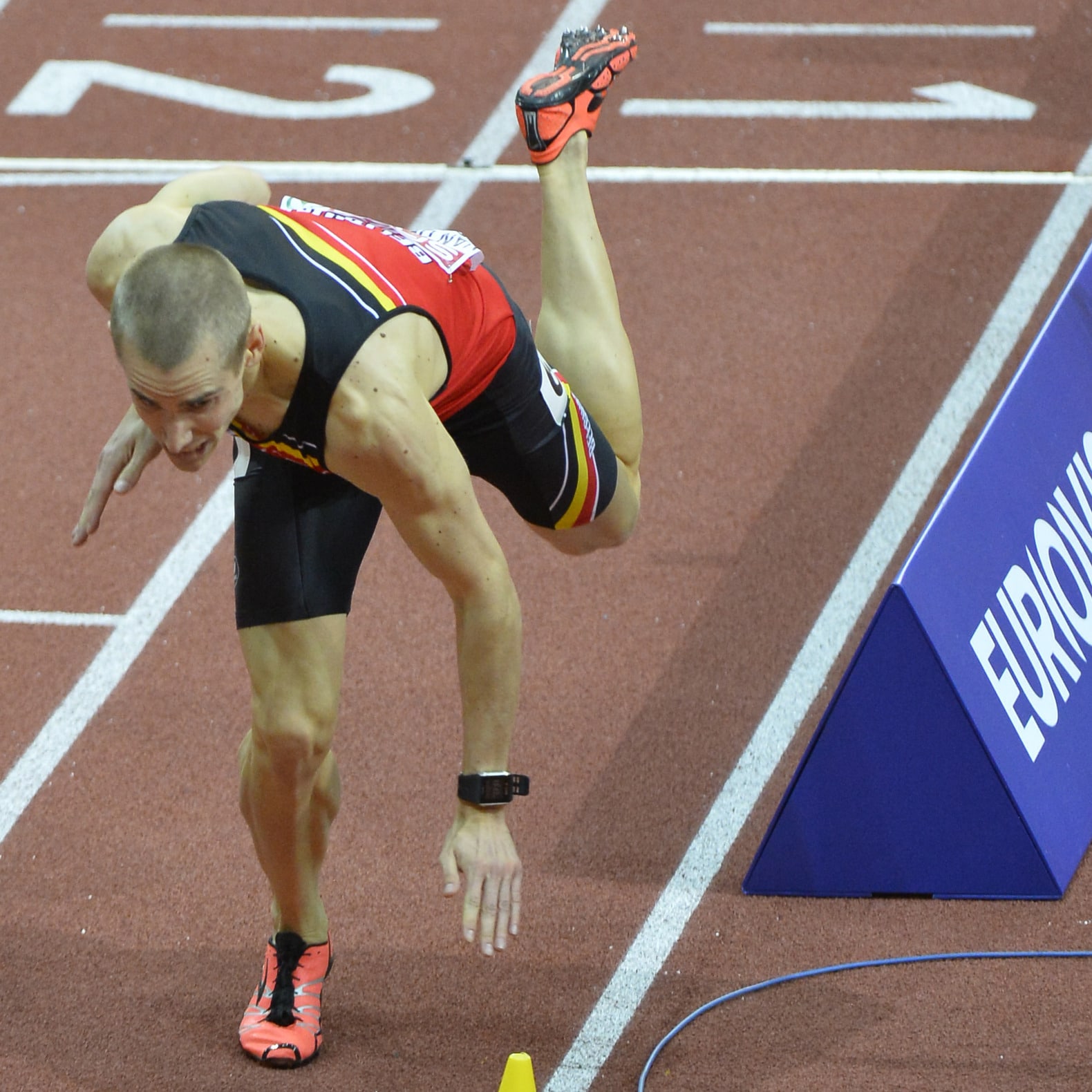 Jan Van den Broeck net niet naar finale 800m in Praag | De Morgen