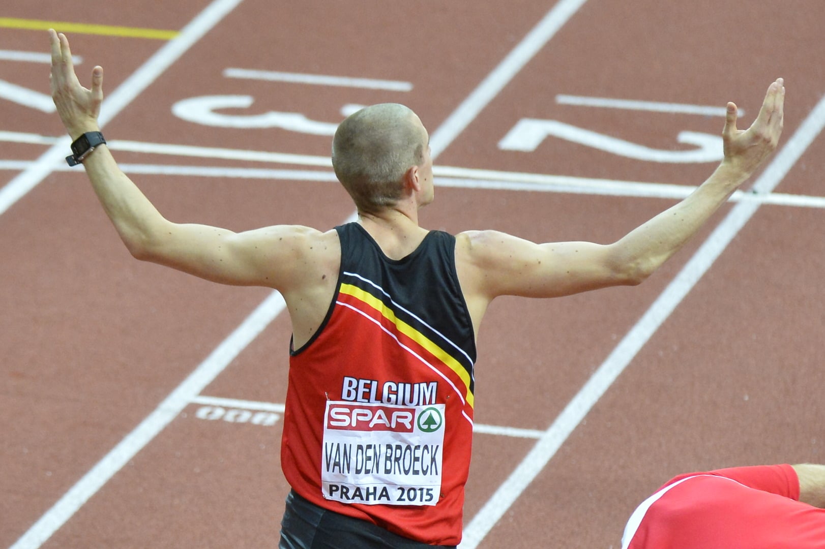 Jan Van den Broeck net niet naar finale 800m in Praag | De Morgen