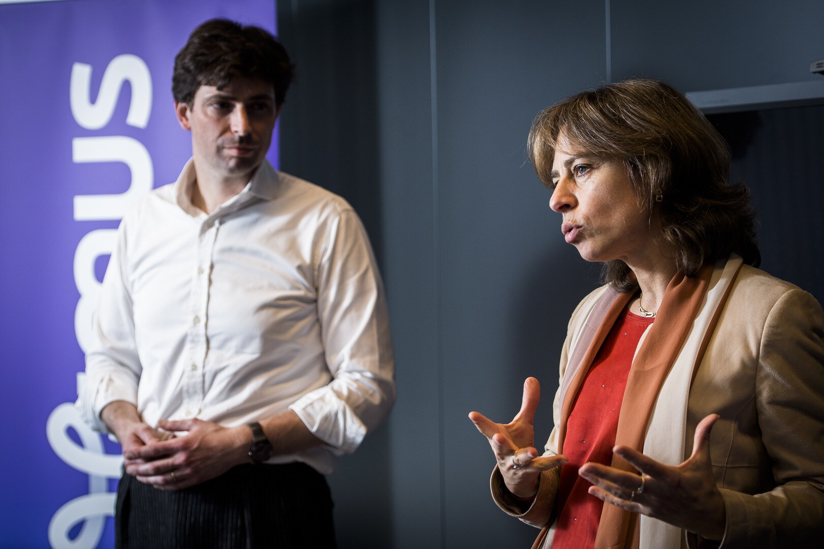 Proximus-CEO Dominique Leroy roept bedrijven op jonge werklozen een ...