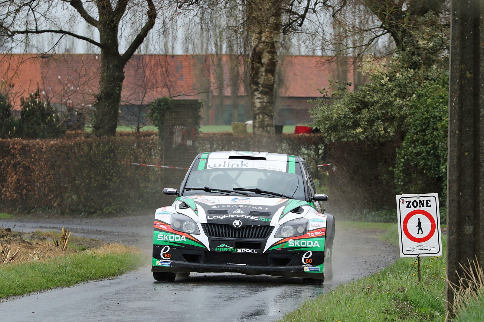 Freddy Loix domineert TAC Rally van start tot finish | De Morgen