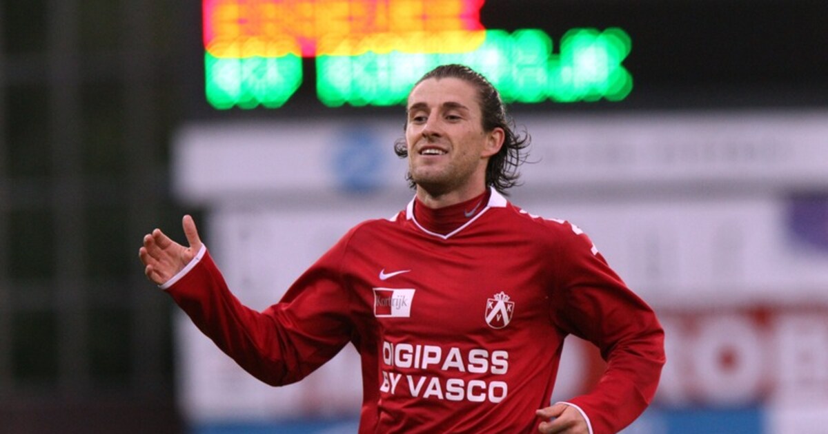 Twee goals De Beule fleuren afscheid Georges Leekens op | De Morgen