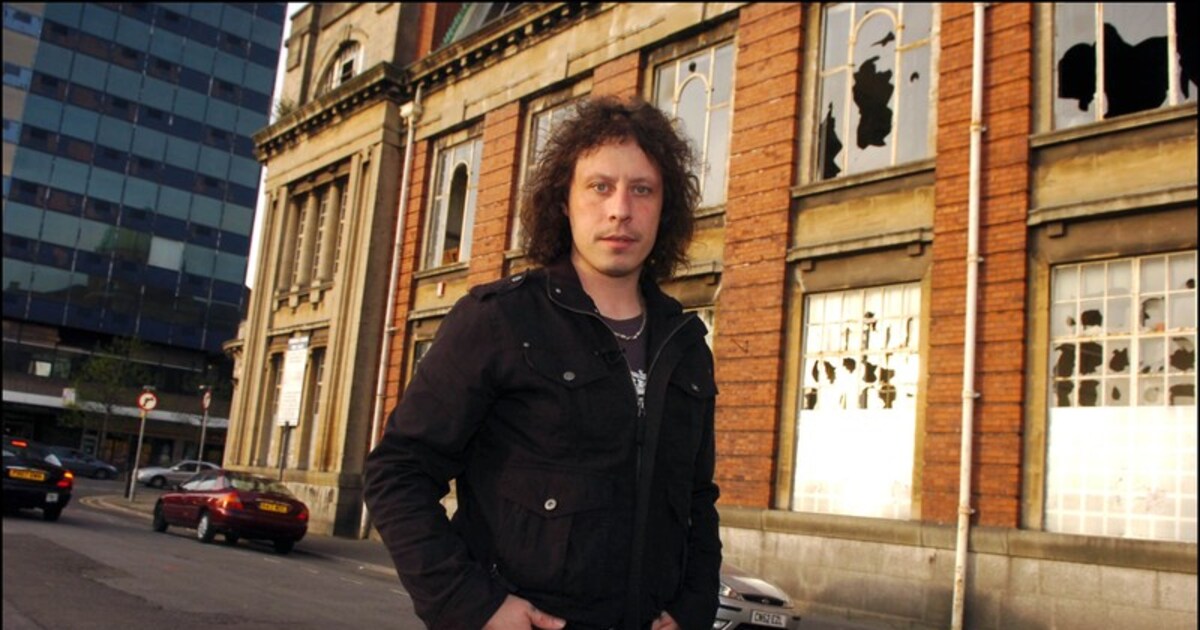 Stuart Cable dacht dat hij reïncarnatie van AC/DC-zanger Bon Scott was ...