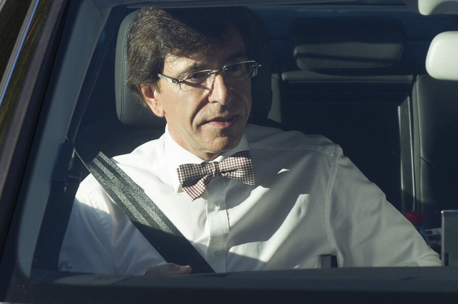 Premier Di Rupo wordt orgaandonor via Facebook | De Morgen