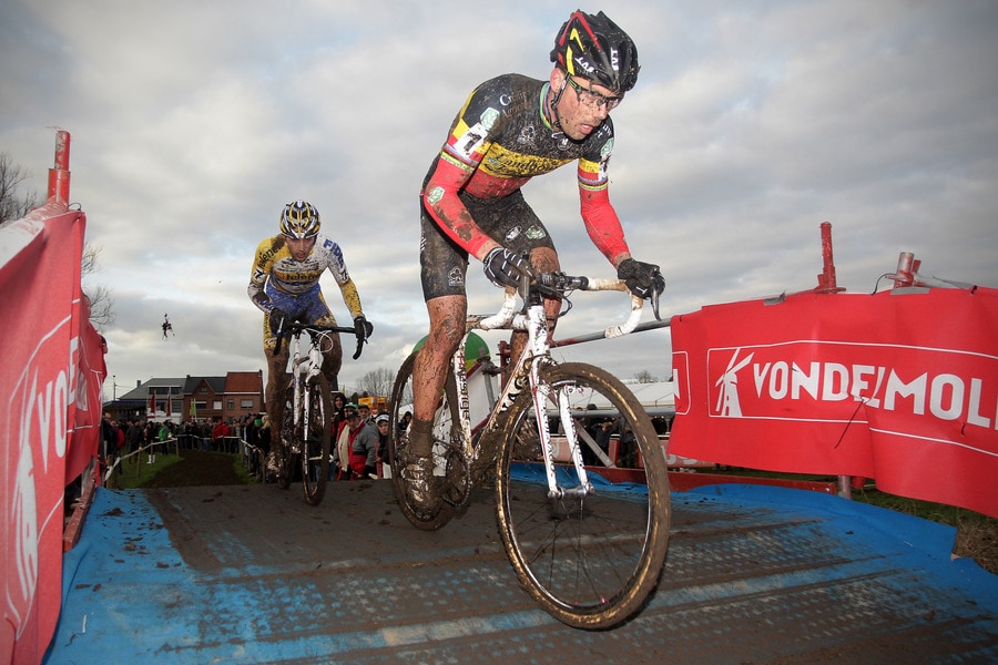 Rob Peeters vloert Sven Nys bij eerste zege in Lebbeke | De Morgen