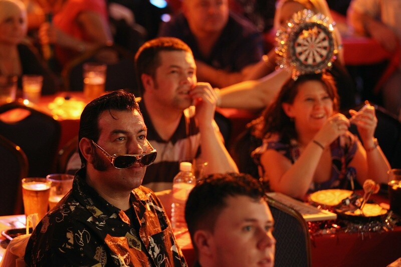 Martin 'Wolfie' Adams wint derde keer BDO-WK darts | De Morgen