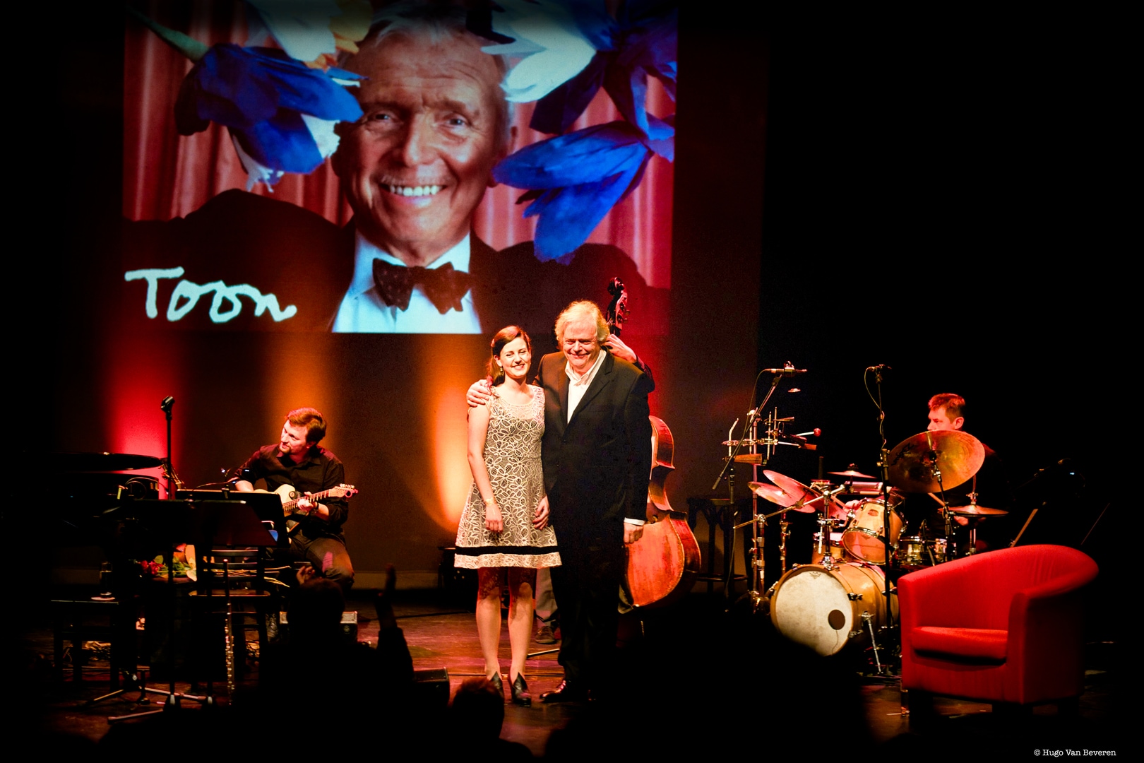 Vijf redenen om naar de hommage 'In de schaduw van Toon Hermans' te ...