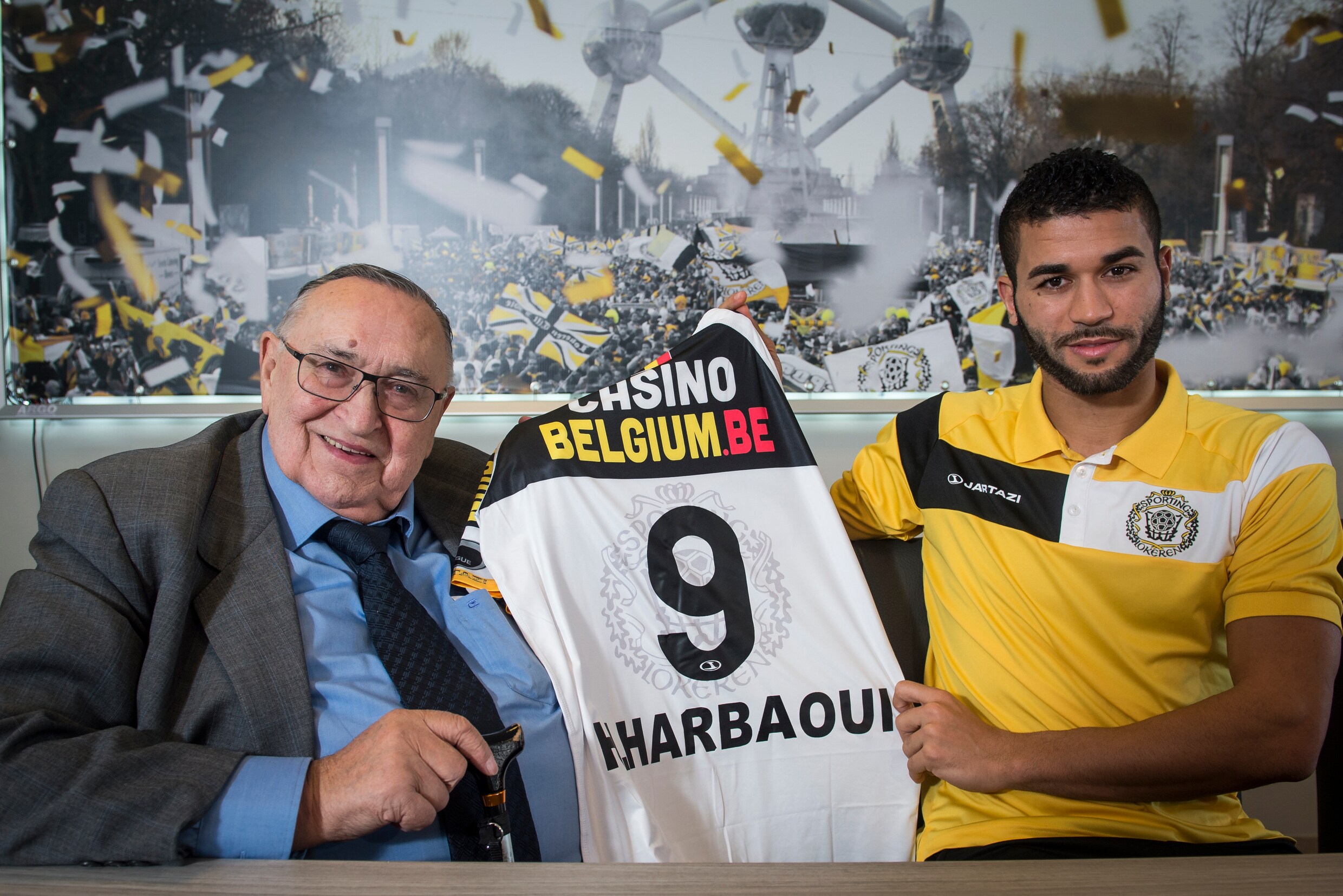 Coup de théâtre bij Lokeren: Bob Peeters ontslagen ondanks zege | De Morgen