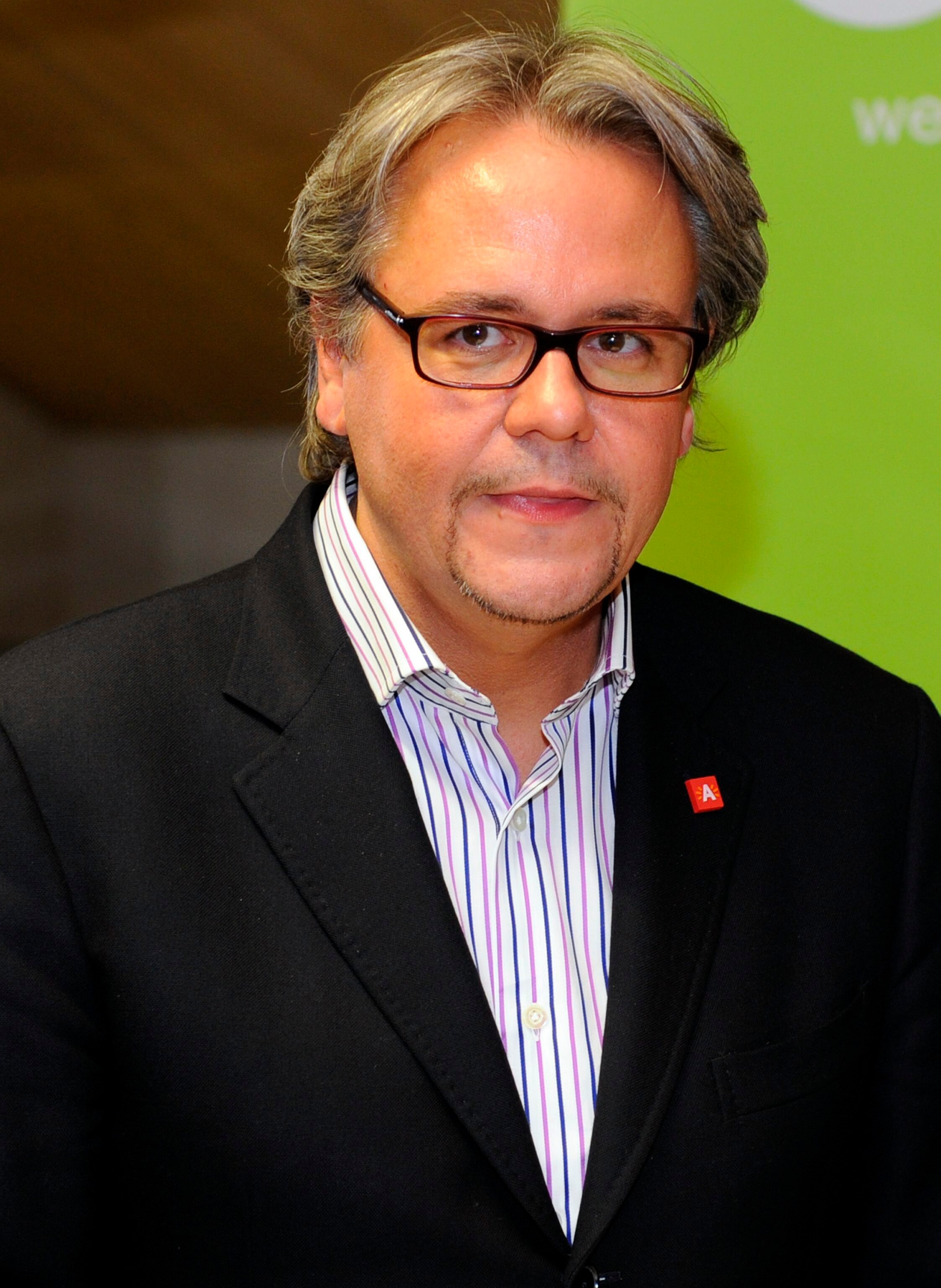 Stadsbestuur Antwerpen niet blij met open brief stadsdichter | De Morgen