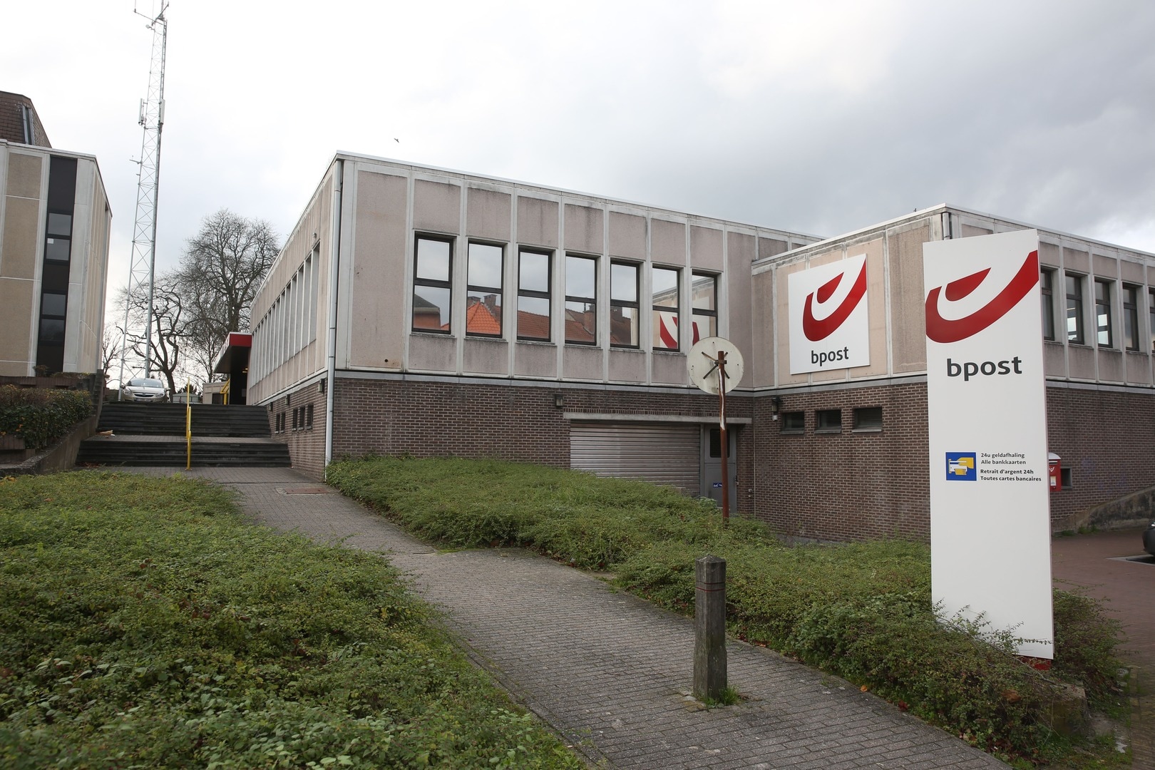 Bpost lonkt naar krantenverdeler AMP | De Morgen