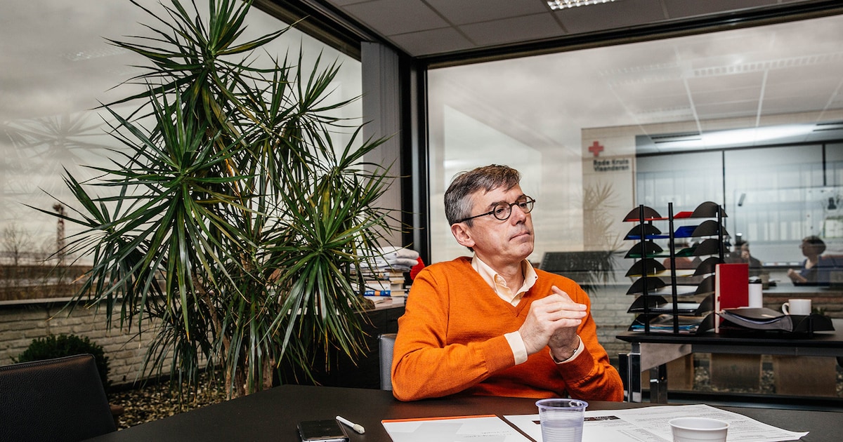 Rode Kruis: "Eerst moesten opvangcentra dicht, dan weer open" | De Morgen