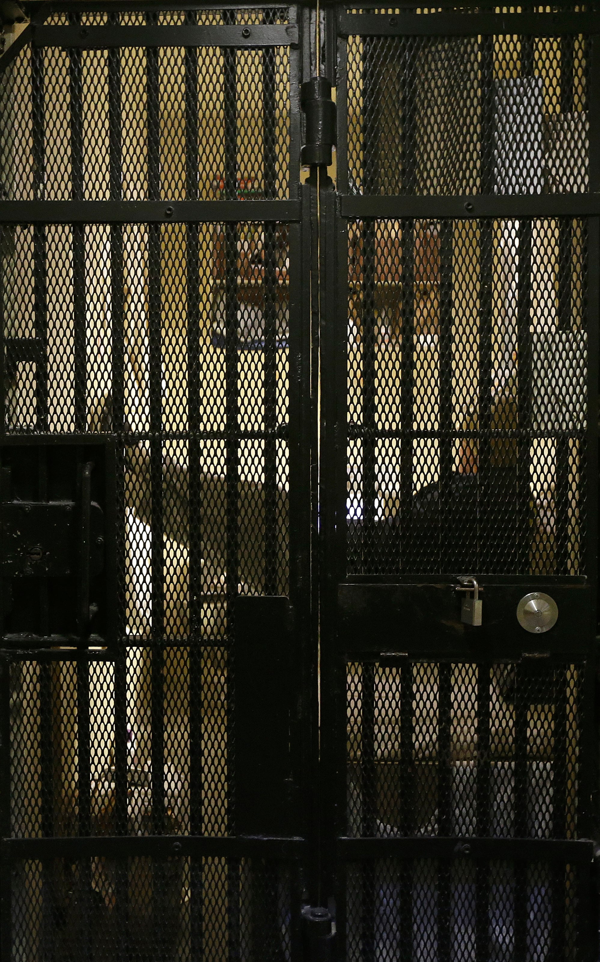 Californië laat uitzonderlijk binnenkijken in grootste death row ...