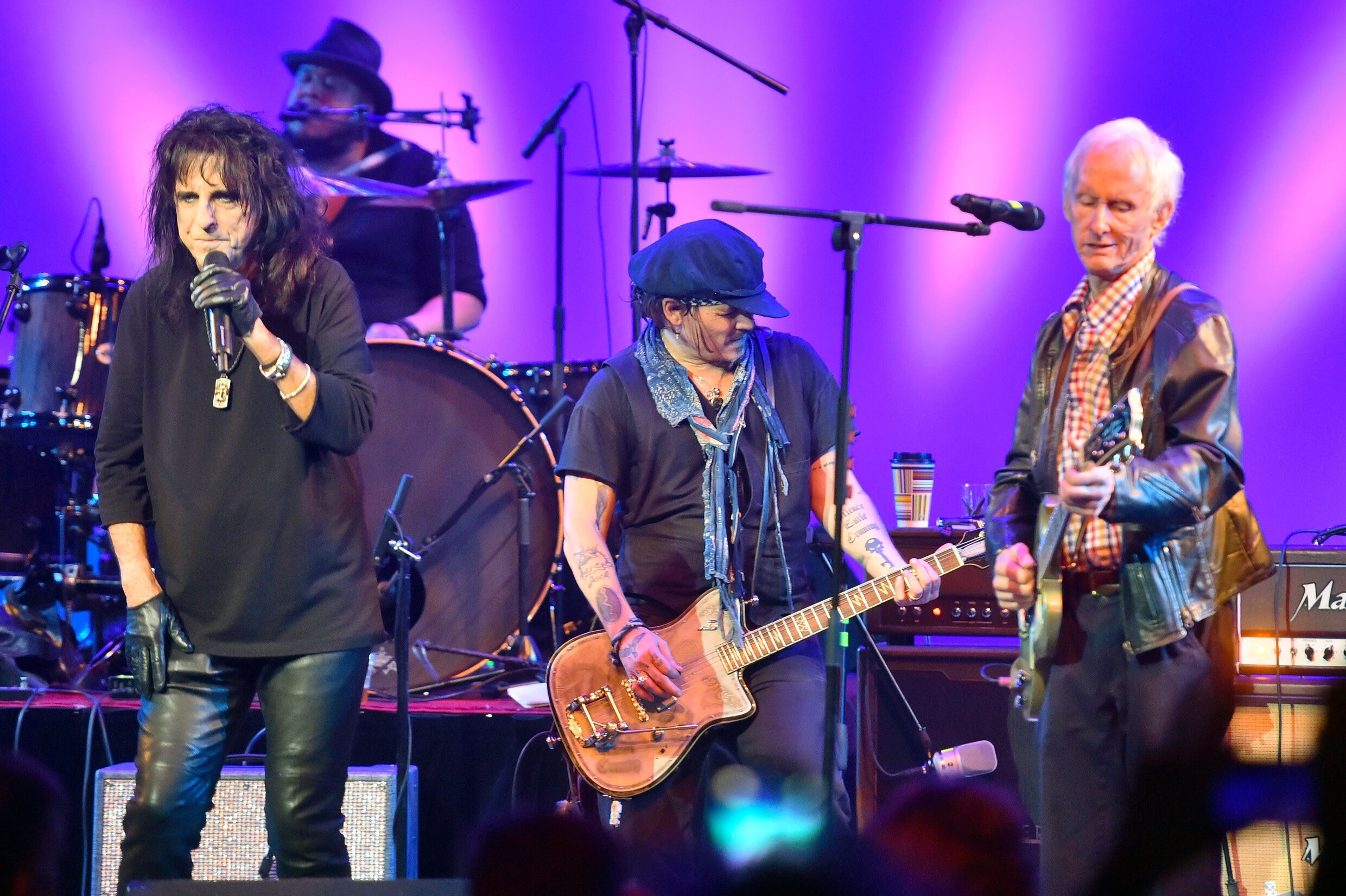 Band Johnny Depp maakt tv-debuut tijdens Grammy's | De Morgen