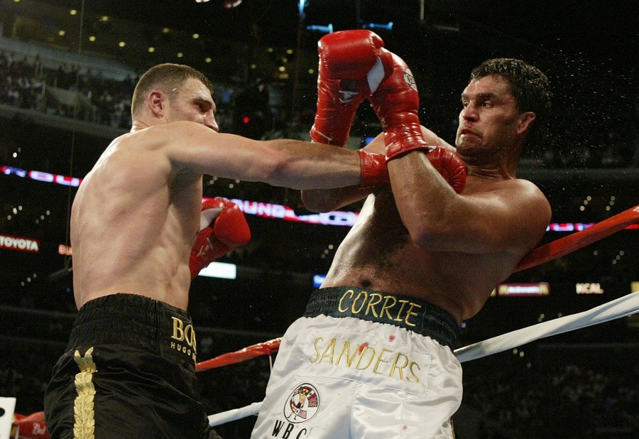 Vitali Klitsjko, drievoudig wereldkampioen boksen, staat als ...