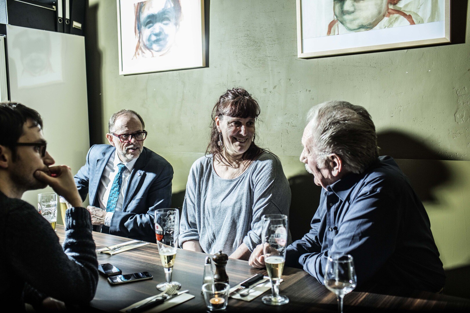 Drie ex-mollen geven hun inkijk: "Cathy is de mol" | De Morgen