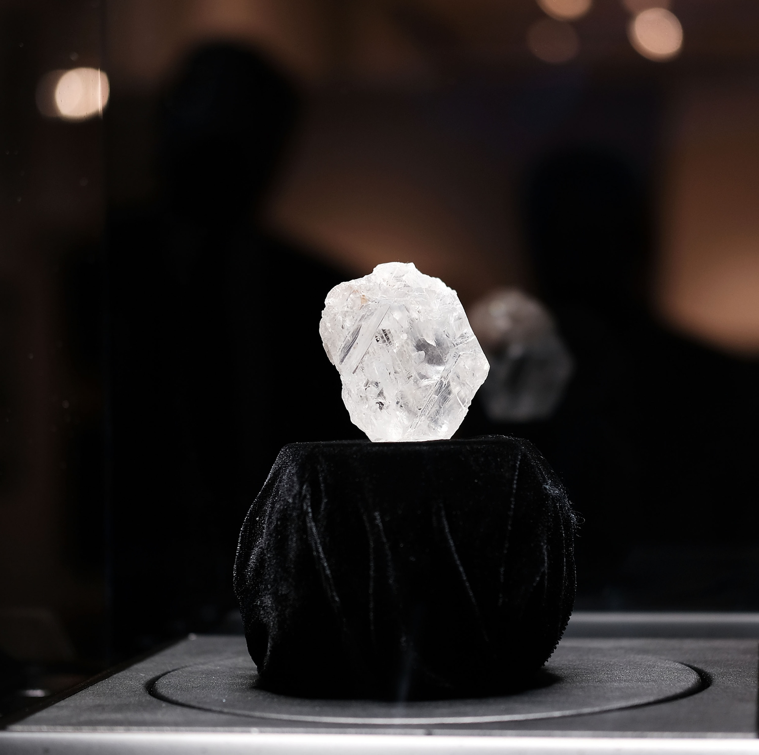 Grootste ruwe diamant ter wereld in Antwerpen voor exclusieve vertoning ...