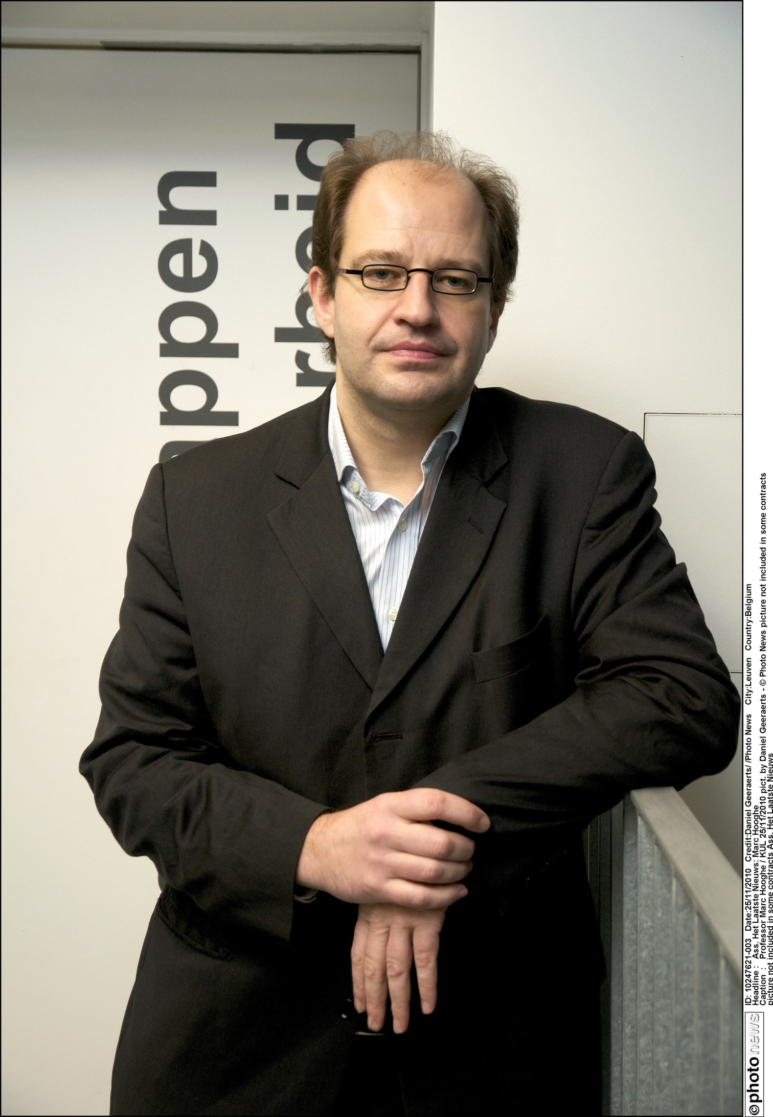 Hoe Hollande erin geslaagd is iedereen van zich te vervreemden | De Morgen