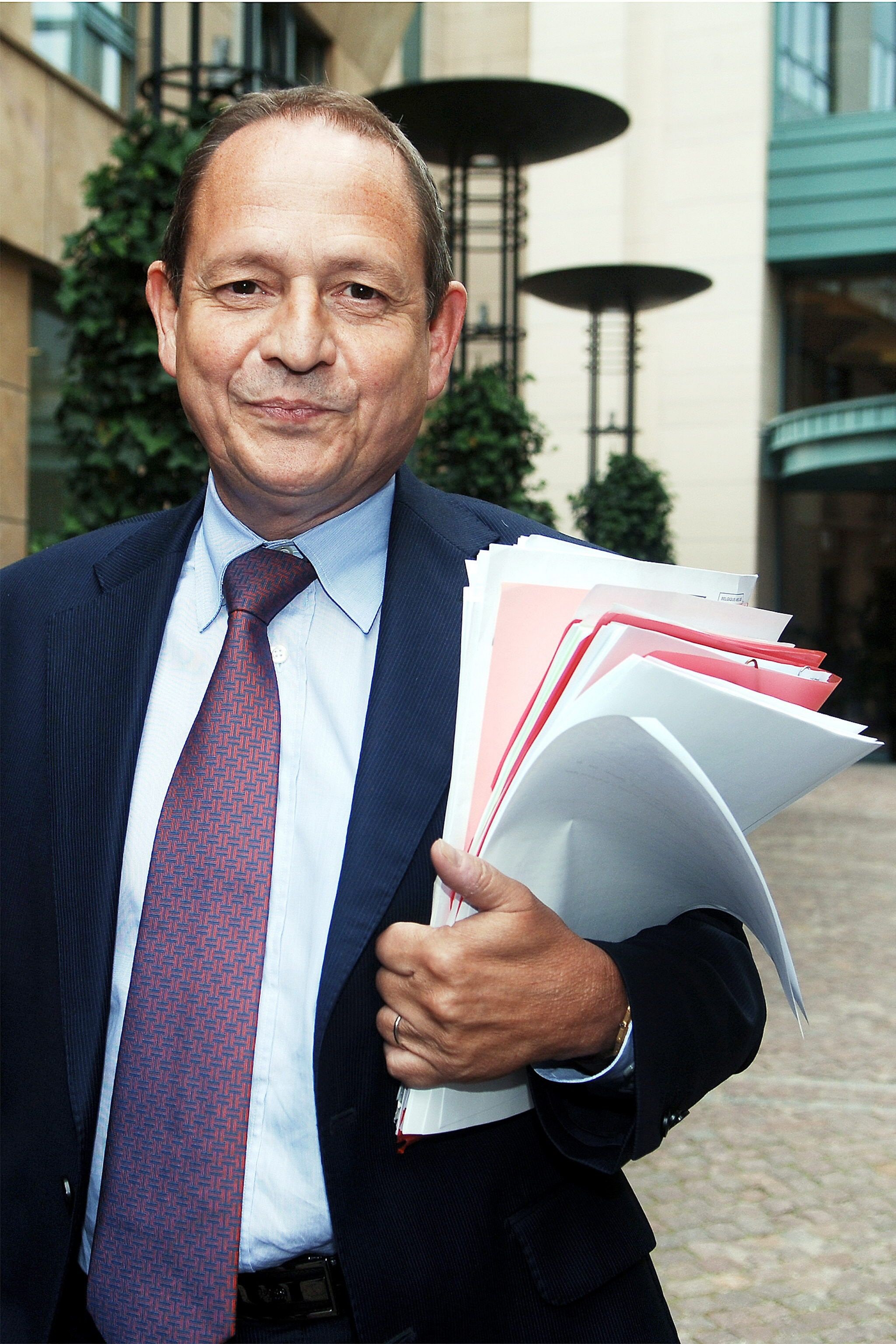 Tony Mary: "Verkoop de VRT of maak er weer een administratie van" | De ...