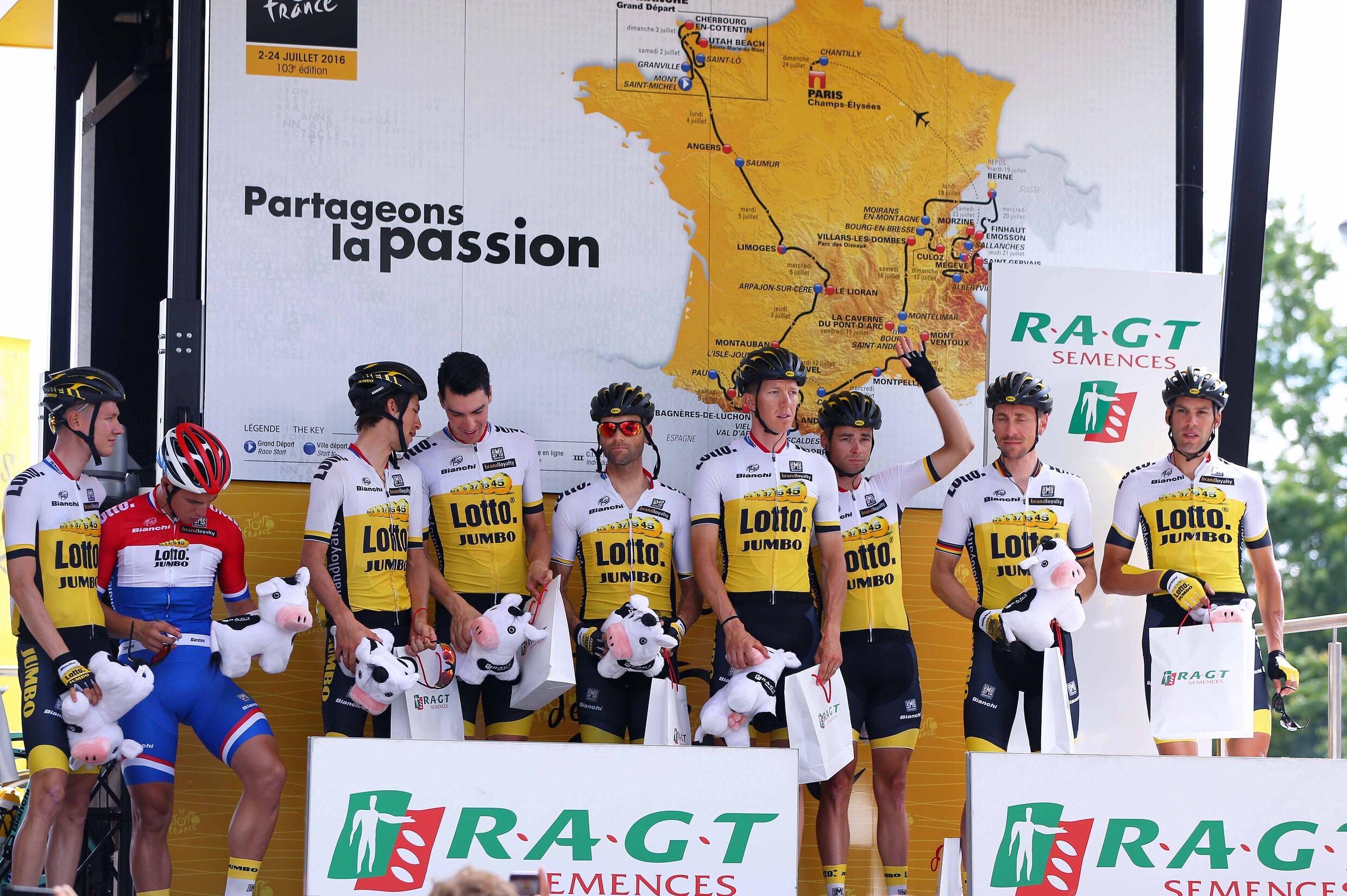 Lotto blijft sponsor van wieler- en schaatsploeg Team LottoNL-Jumbo ...